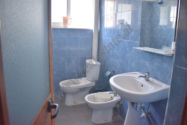Apartament 3+1 ne shitje prane rruges Irfan Tomini ne Tirane